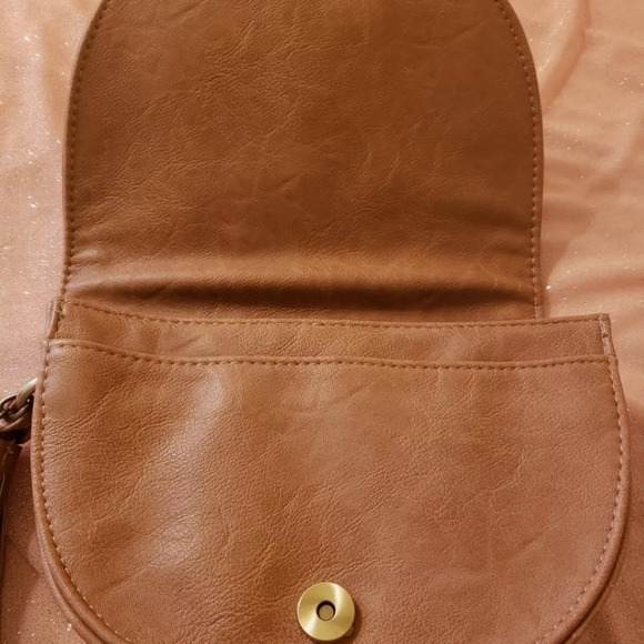 G.H. Bass & Co. | Bags | Gh Bass Leather Crossbody Handbag New | Poshmark